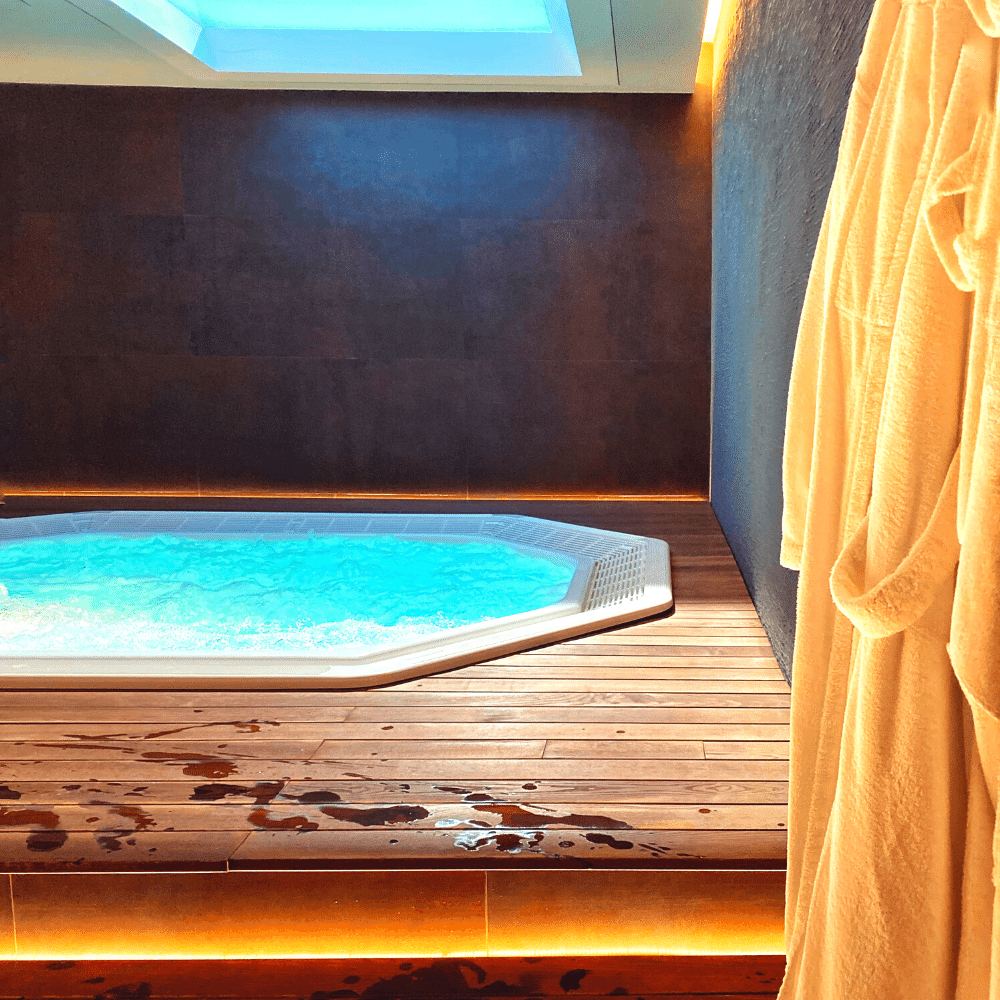 TOP 5 BEST HOT TUB TOWEL RACKS REVIEWED!